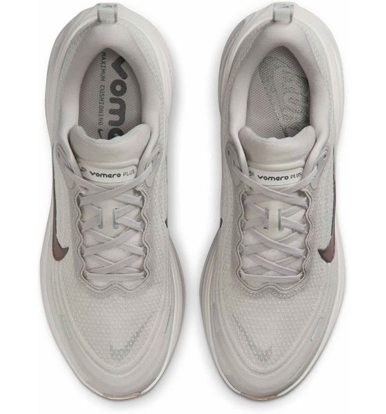 NIKE Men's Road Running Shoes Vomero Plus på stadium.se